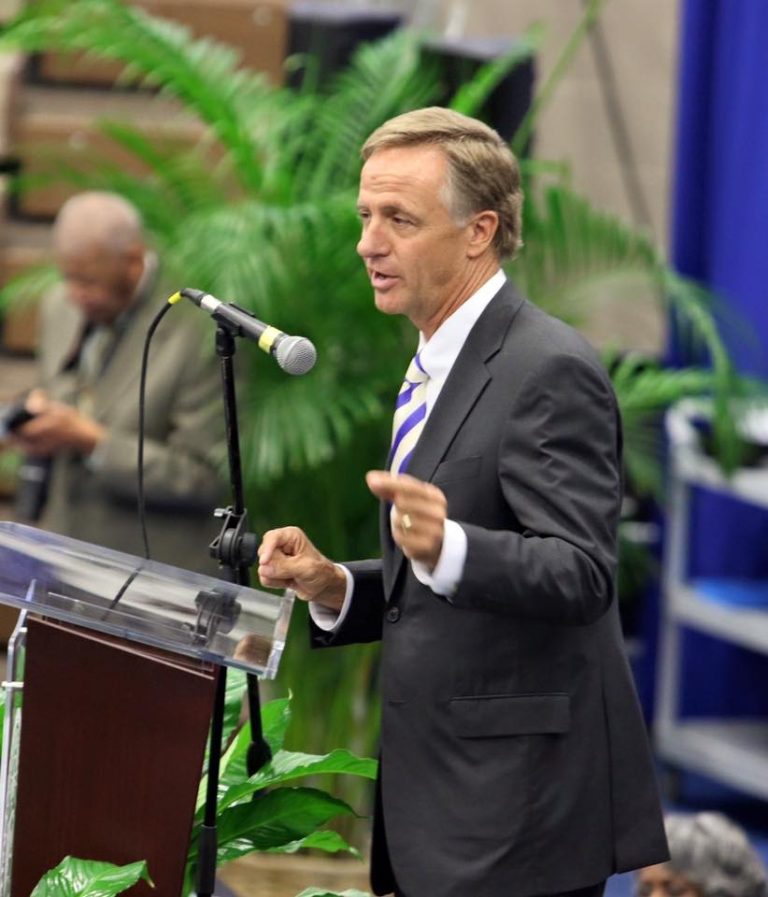 Hundreds attend memorial service for legendary track and field coach ...